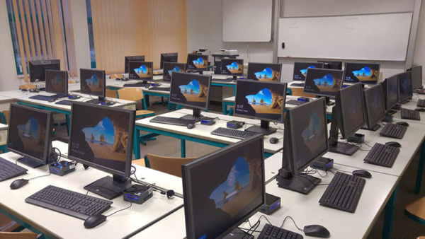 Installation und Einrichtung von Schulkabinetten mit PC durch Medianorm